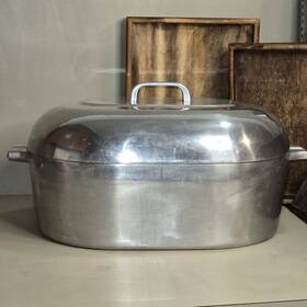 WAGNER WARE MAGNALITE 4269-P Sidney Turkey Roaster Vguc